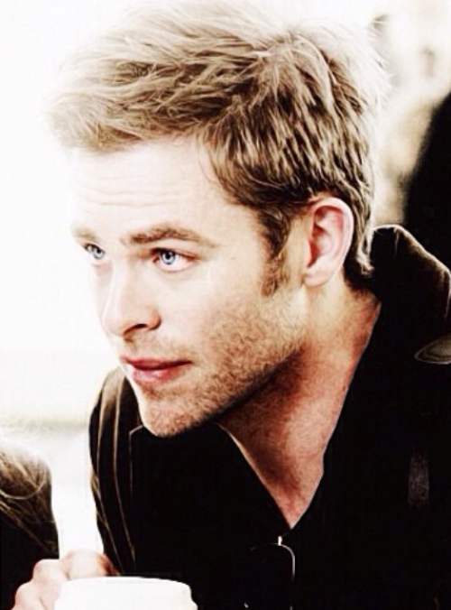 Chris Pine Haircut - Men's Hairstyles & Haircuts Swag